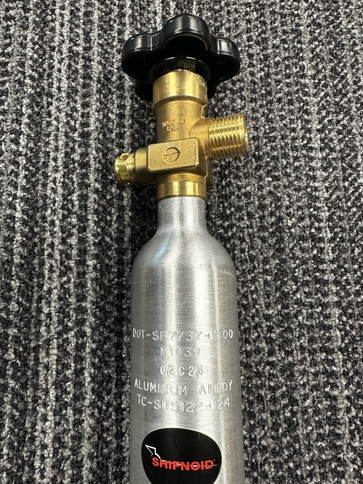 CO2 Air Bottle 10oz., W/ Valve (EMPTY)