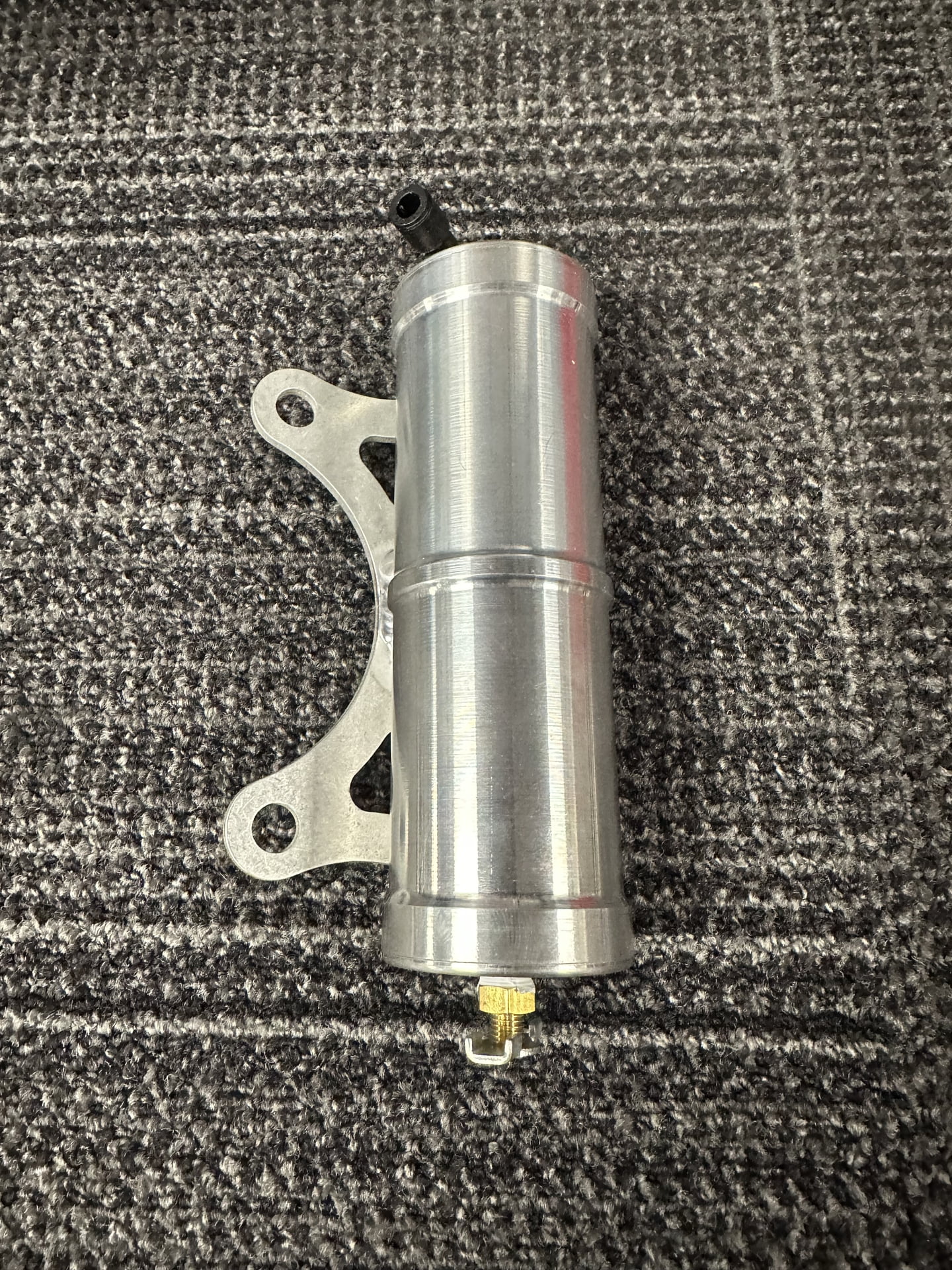 6.00" Transmision Fluid Overflow Tank, Mounting Holes CxC 4.00", O.A.H ...